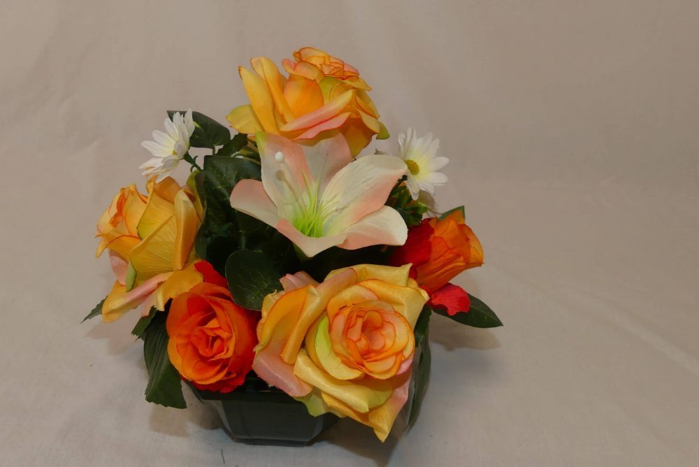 Composition DE ROSES ET LYS-JAUNE - Cesar fleurs